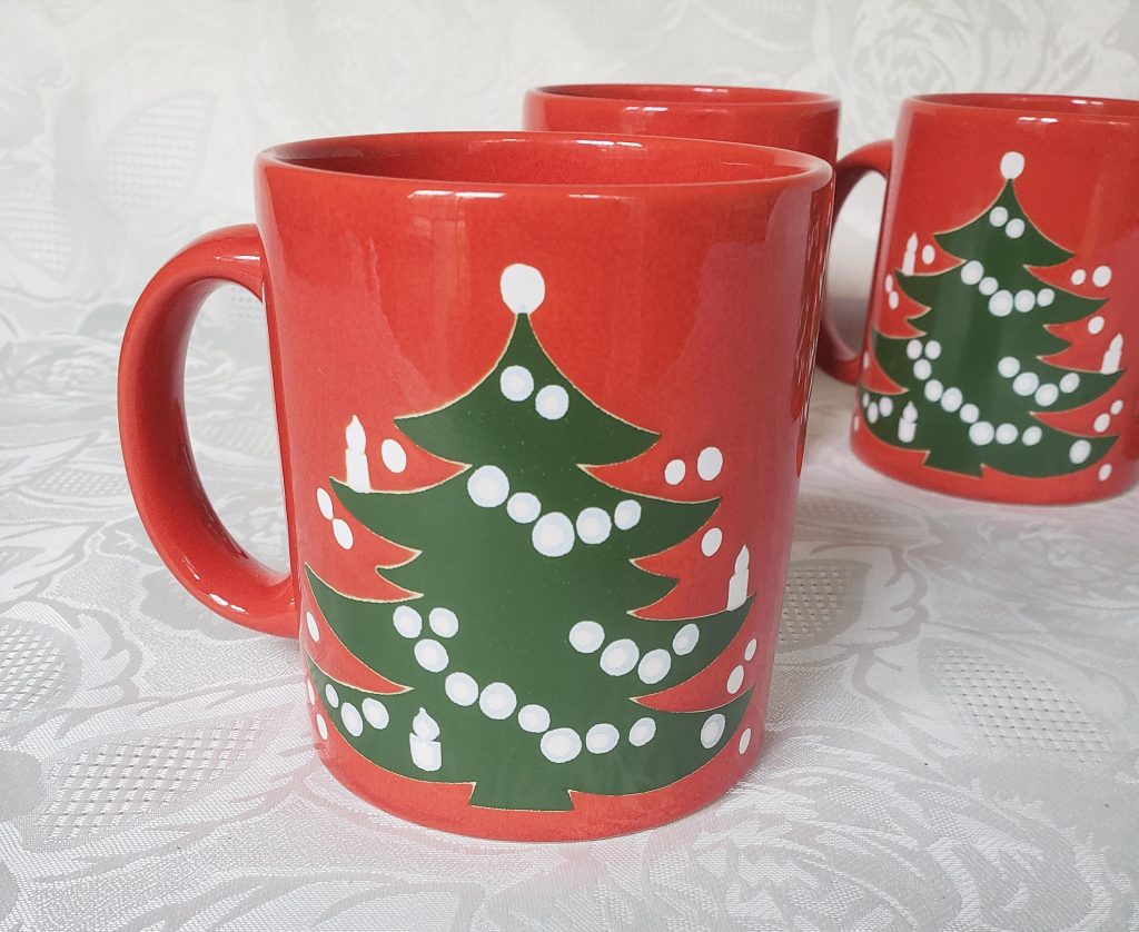 Red Christmas Tree Mug – Germany – Aunt Gladys' Attic