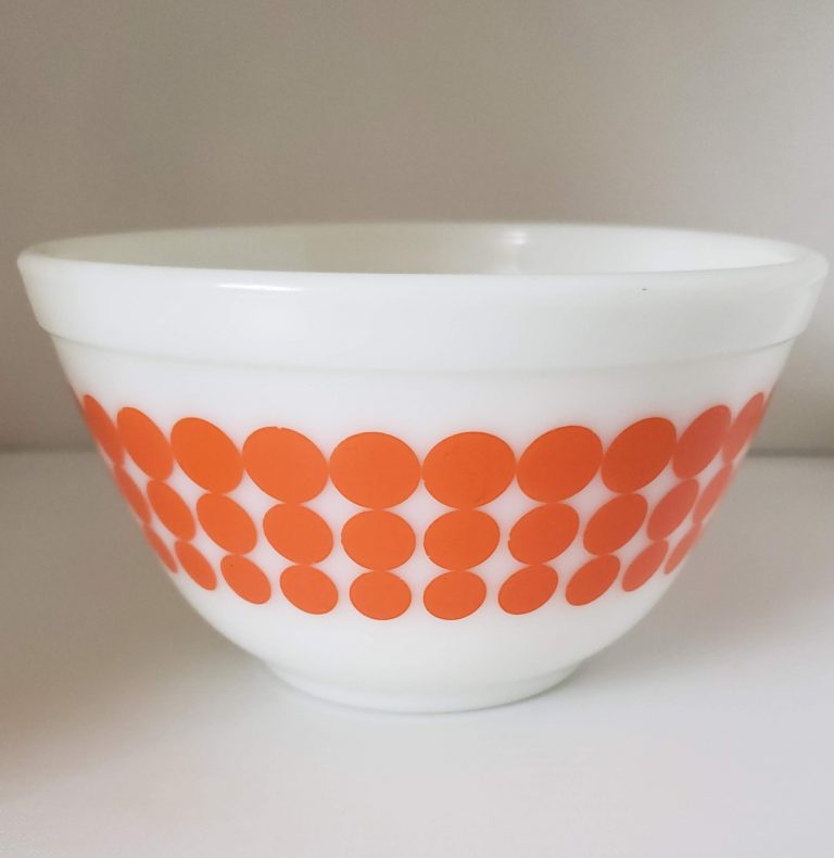 Vintage Pyrex Green New Dots 404 Mixing Bowl – Aunt Gladys' Attic