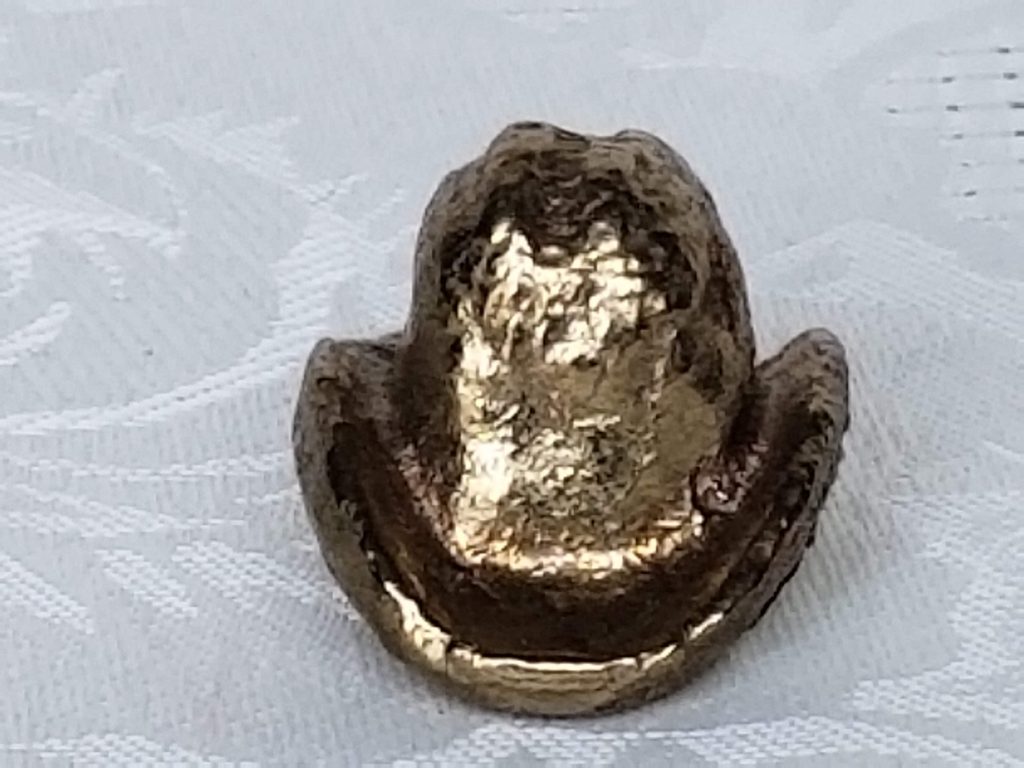 Gold Colored Hat Thimble – Aunt Gladys' Attic