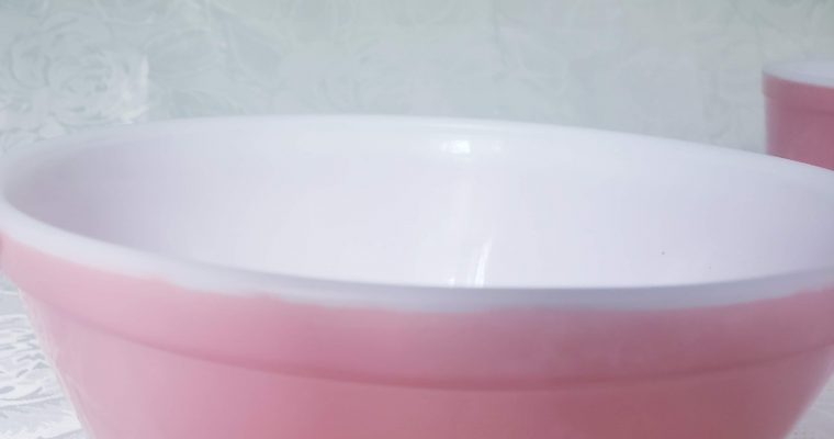 Vintage Pink Pyrex Mixing Bowl Set – Aunt Gladys' Attic