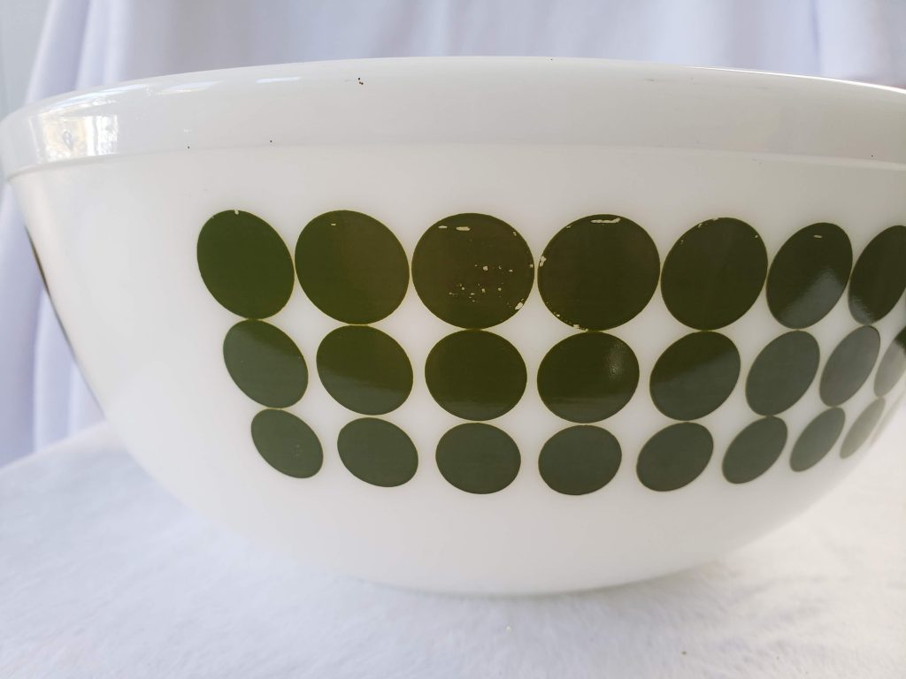 Vintage Pyrex Green New Dots 404 Mixing Bowl – Aunt Gladys' Attic