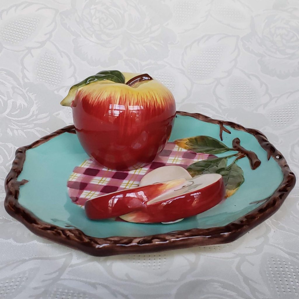 Vintage 3D Ceramic Apple Wall Hanging Plate – Aunt Gladys' Attic